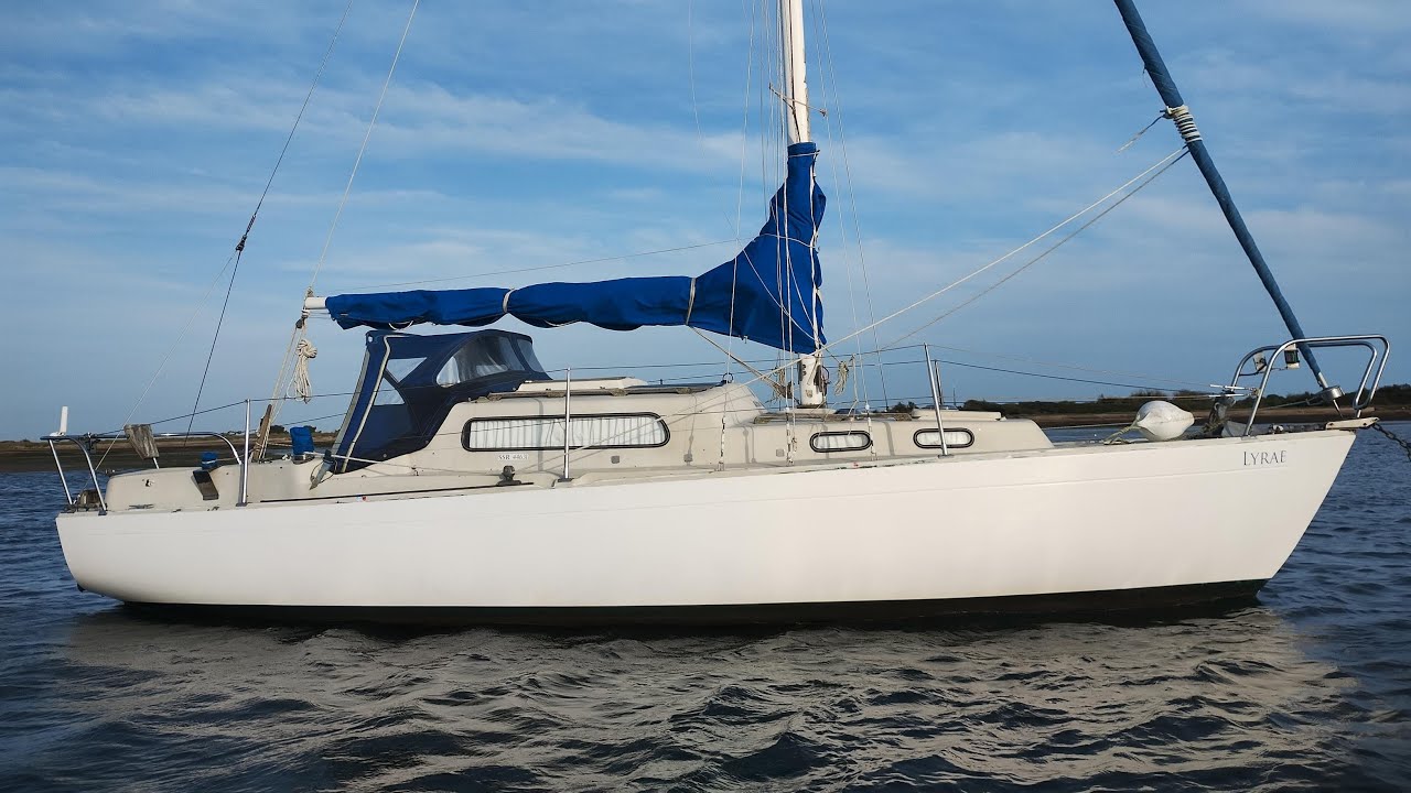 Albin Vega 27 - Indigo Yachting - YouTube