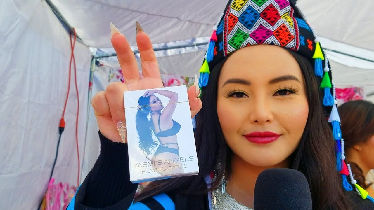 YASMI At Fresno Hmong New Year 2019-20 | Yasmi Nyob Ntawm Nws Lub Rooj ...