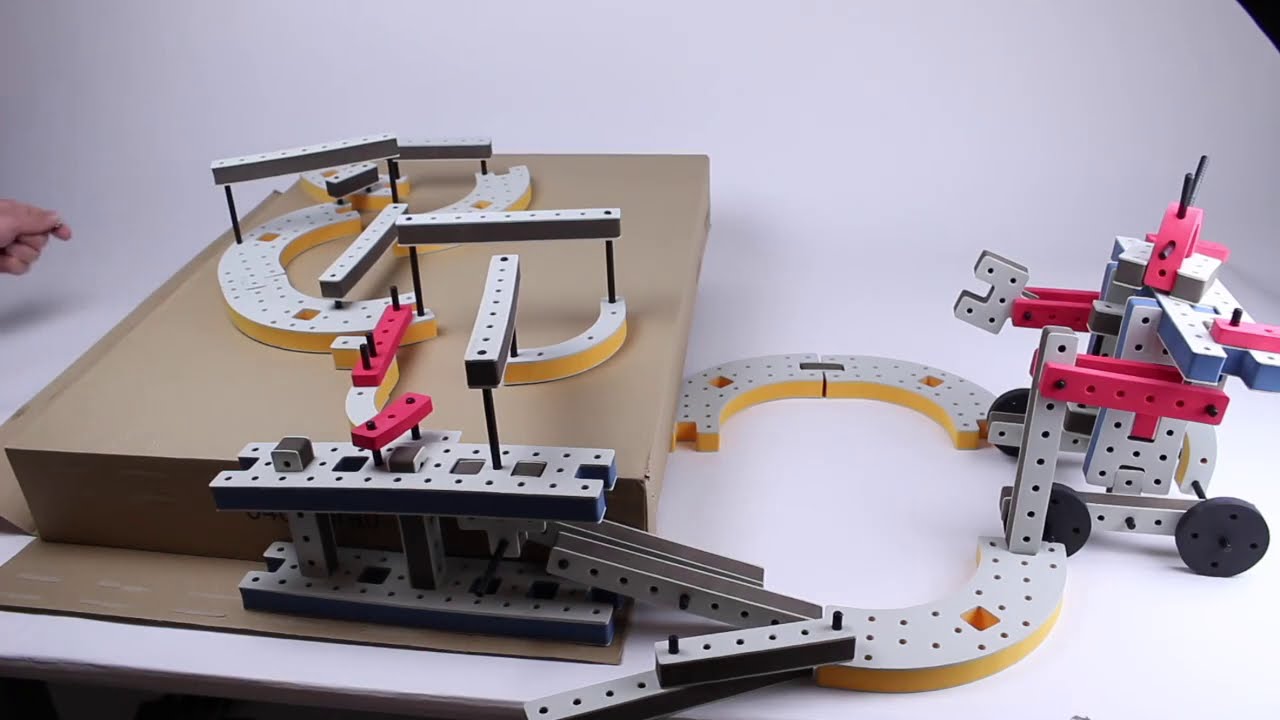 玩具腦ToyBrain ×丹麥BAKOBA 瘋狂彈珠台 - YouTube