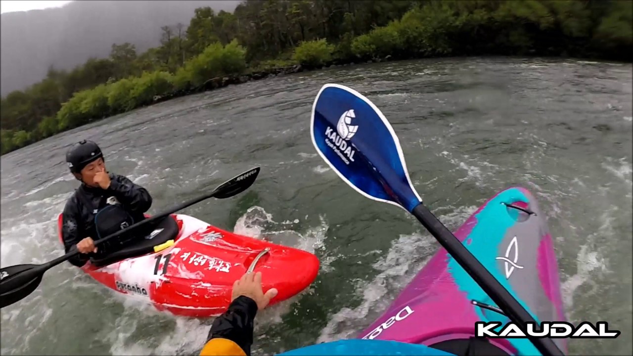 Descenso en kayak Río Trancura, Pucón, Chile 2016 aguas blancas kayak ...