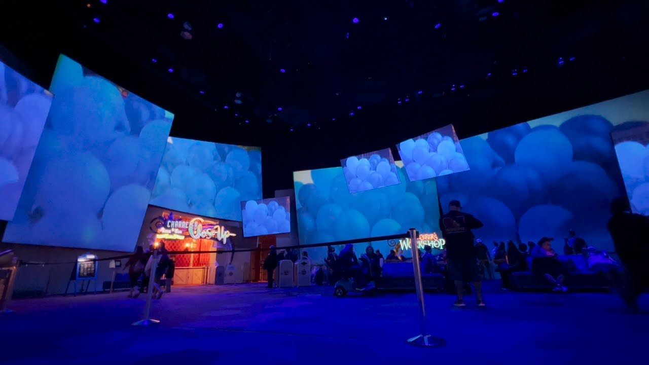 📹🎧 The Animation Courtyard - 4K Atmosphere | Disney California ...