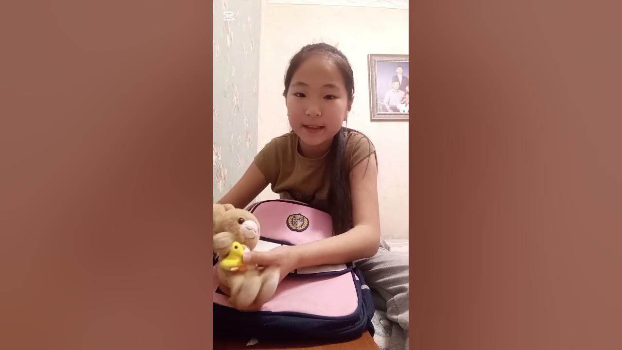 Миний цүнхэнд юу байдаг вэХамтдаа харцгаая😎 Youtube