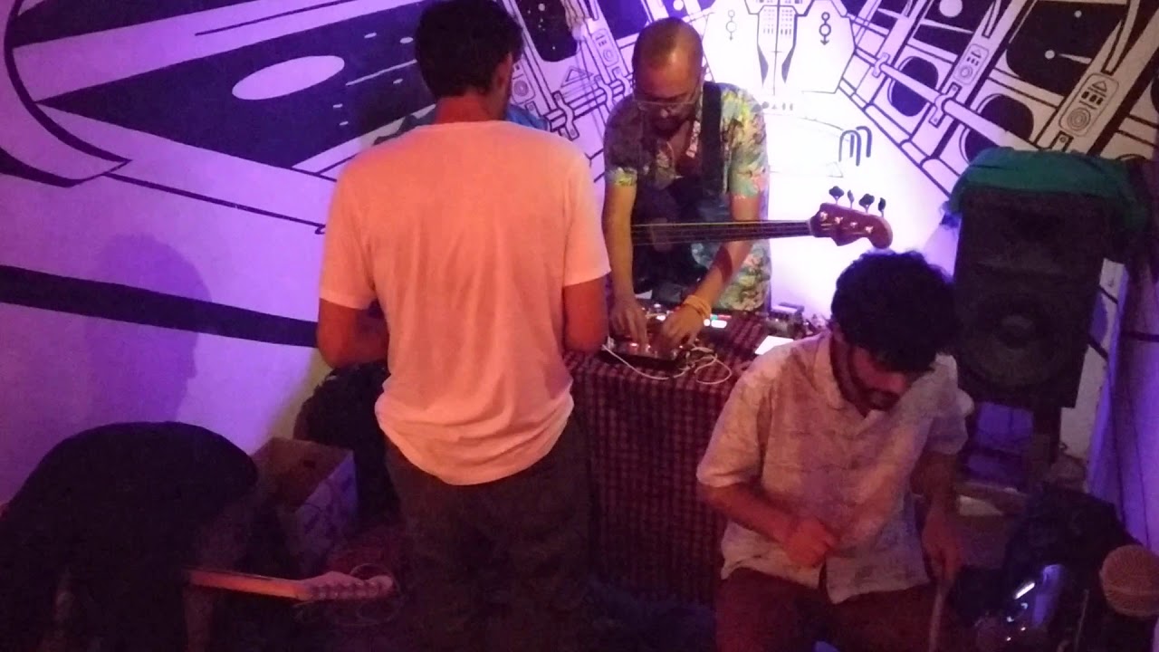 Kikomba sound at Rocket Burger Anjuna - YouTube