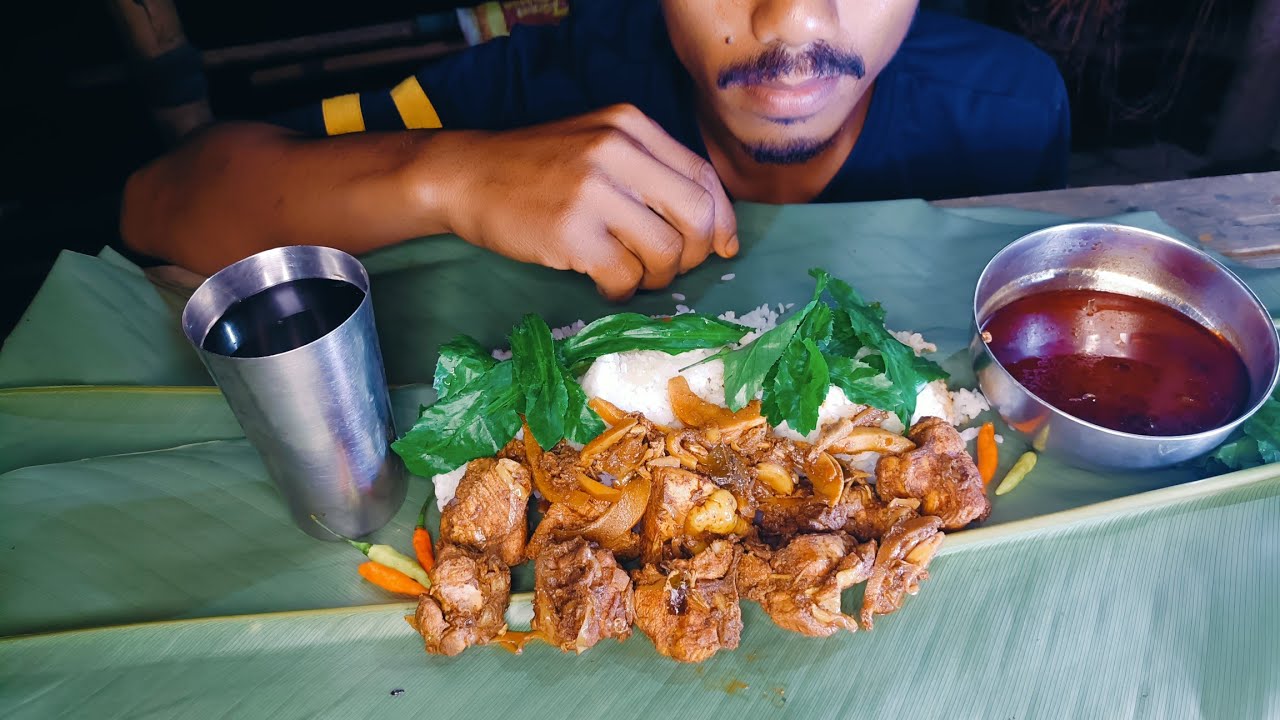 eating chicken curry with bamboo shoots curry @kents350 - YouTube