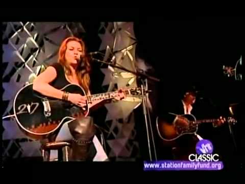 Gretchen Wilson sings "Straight On" live - YouTube