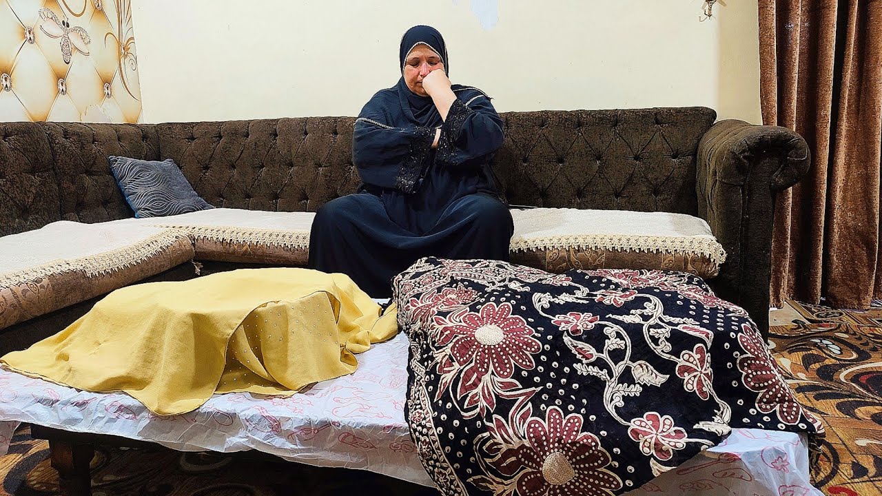 السلايف يخربو البيت يا يعمرو البيت والام والحما يقعدو ويقولون ياريت بعد