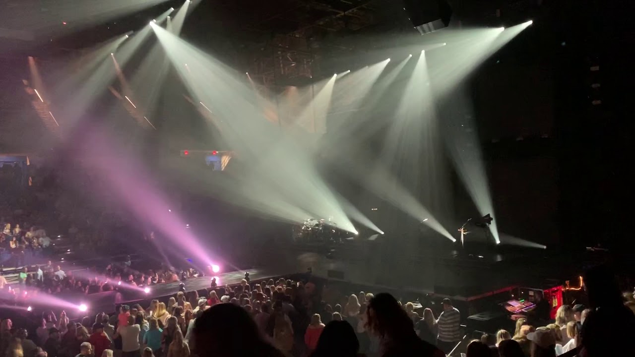 Intro/Miss Me More - Kelsea Ballerini, Miss Me More Tour, Augusta, GA ...