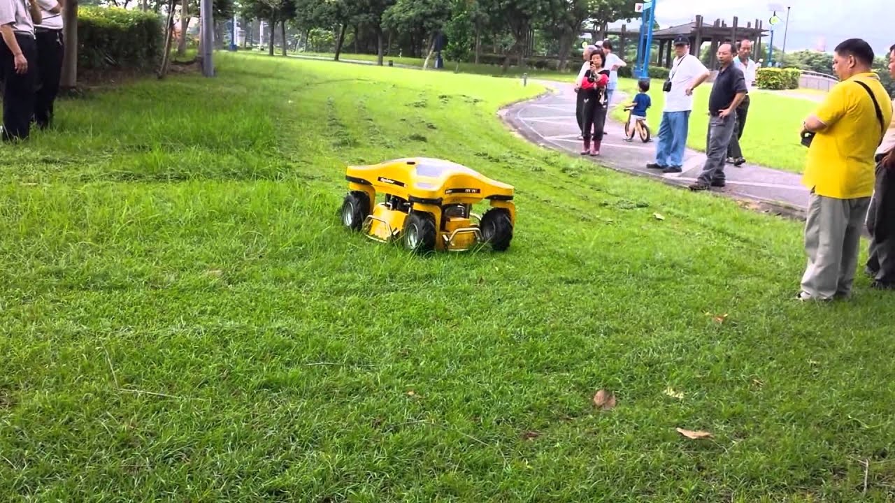 Spider Mini Mower 遙控割草機測試在台中太平區九二一震災紀念公園現場示範 - YouTube
