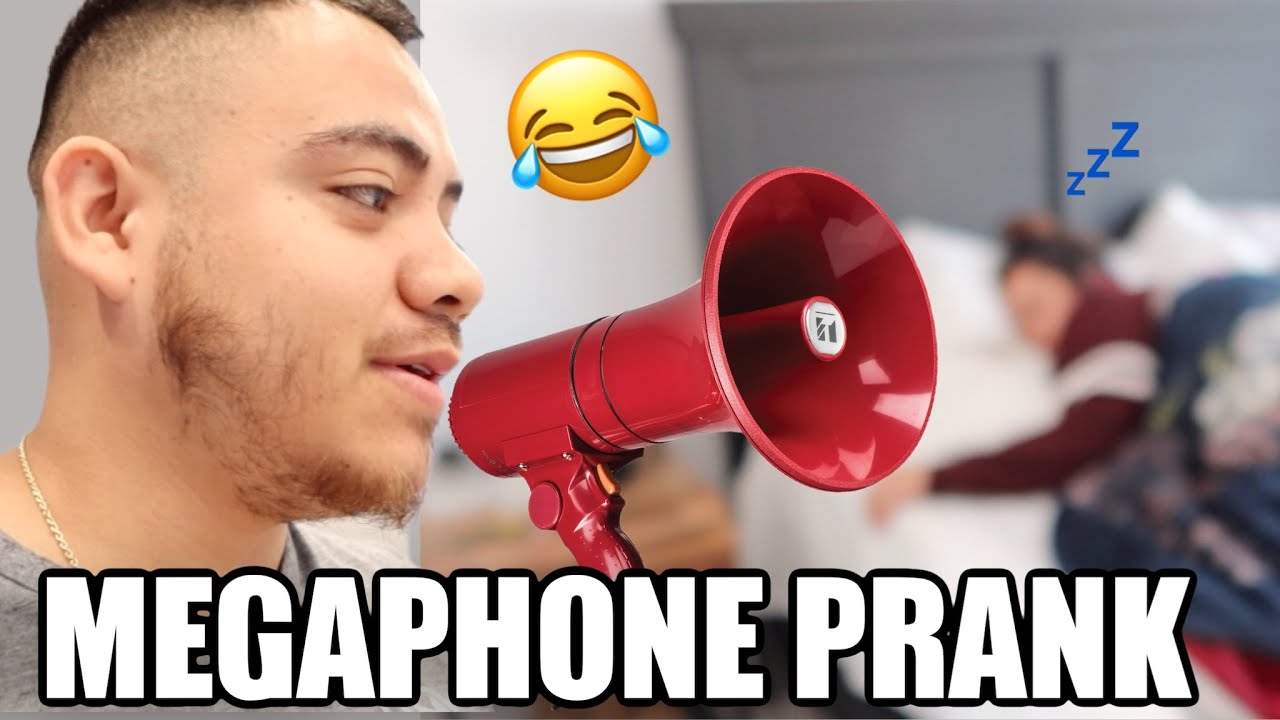 MEGAPHONE PRANK ON GIRLFRIEND! *Super loud!!* - YouTube