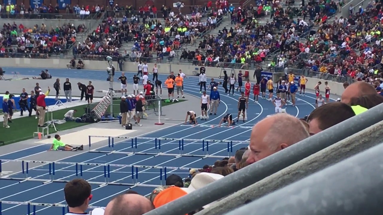 2017 Shuttle Hurdle Relay Class 4A prelims Iowa State Track Meet - YouTube