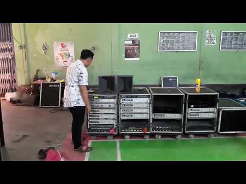 Jbl driver 2447 vs Rcf neo N650 - YouTube