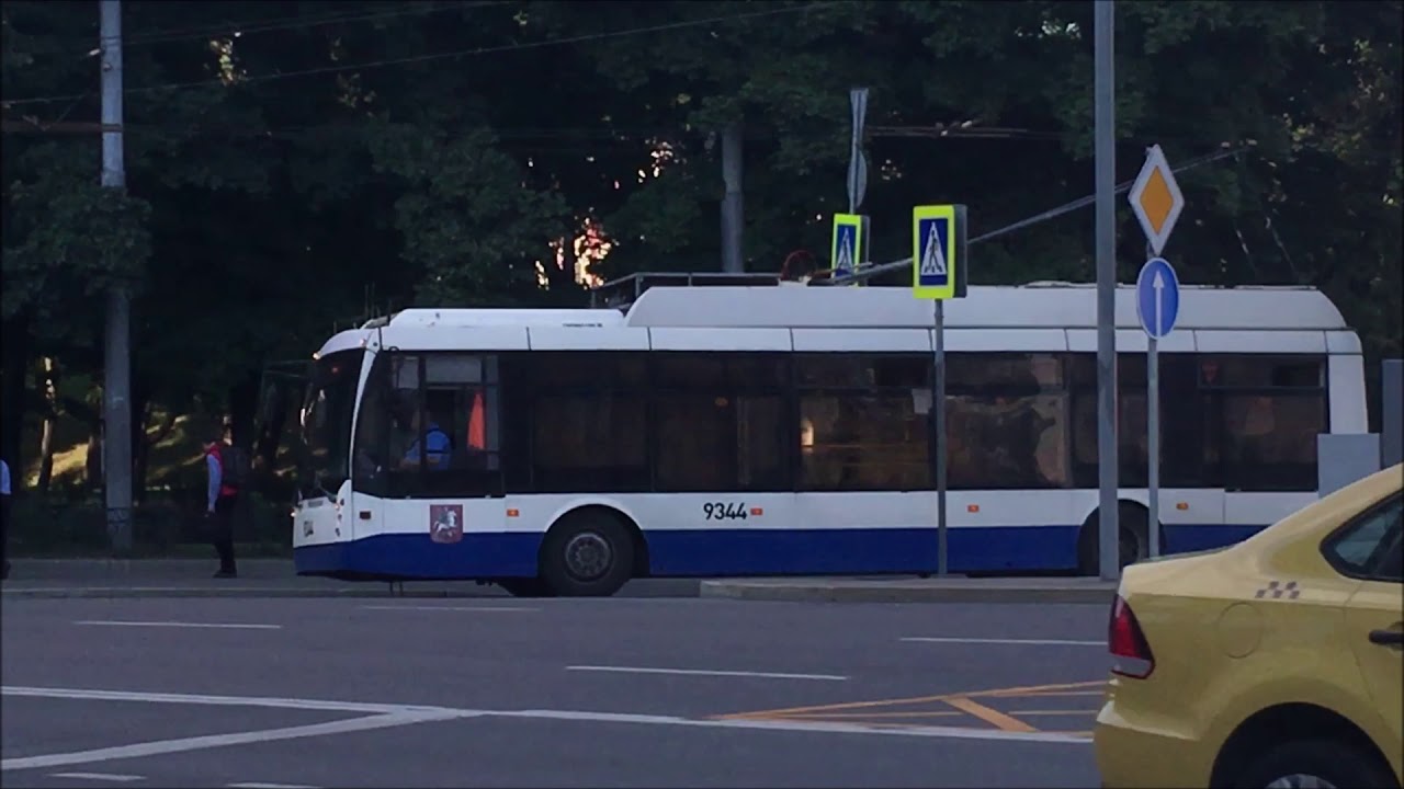 俄罗斯首都的无轨电车巴士/Trolley bus in the Russian capital/ロシアの首都のトロリーバス - YouTube