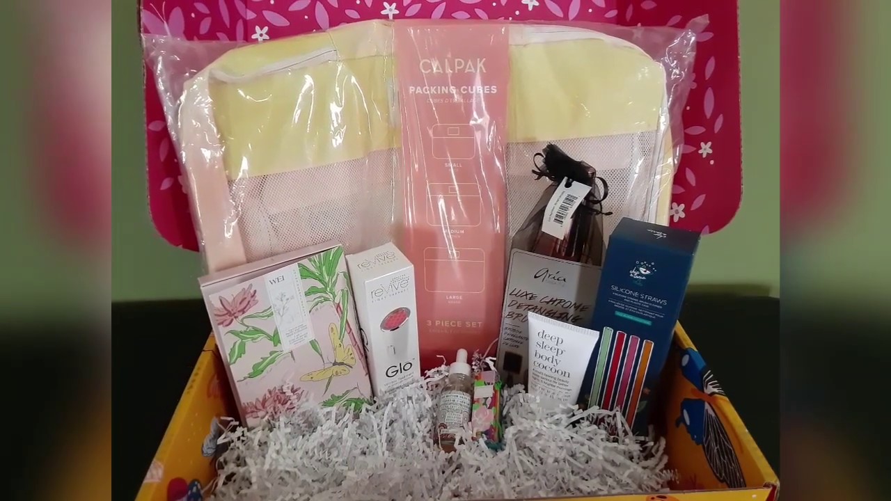 Opening my first FFF box|FabFitFun - YouTube