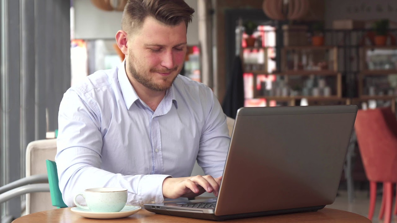 Difference between bookkeepers and outsourcers - YouTube