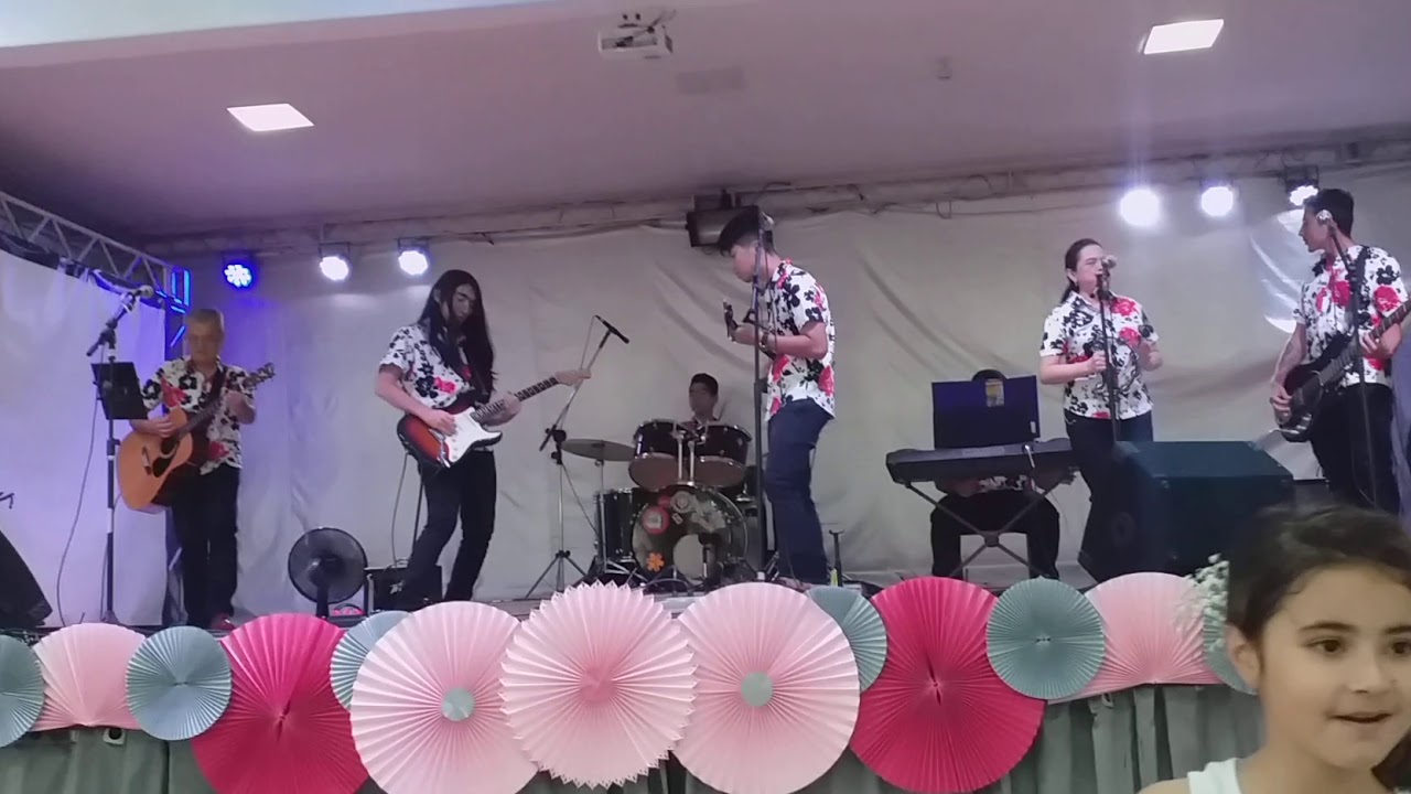 Shima Uta(Begin) Heroes Sanshin Band - YouTube