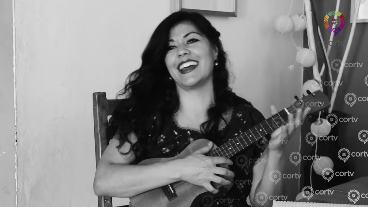 ANA DIAZ CANTAUTORA OAXAQUEÑA - YouTube