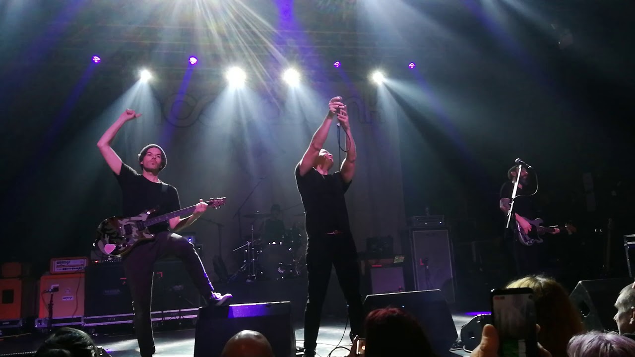 Hoobastank 'The Reason' live @ Newcastle - YouTube