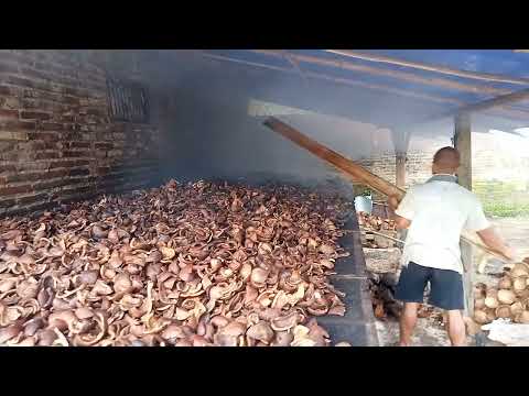 cara mengaduk oven kopra asalan di Magelang