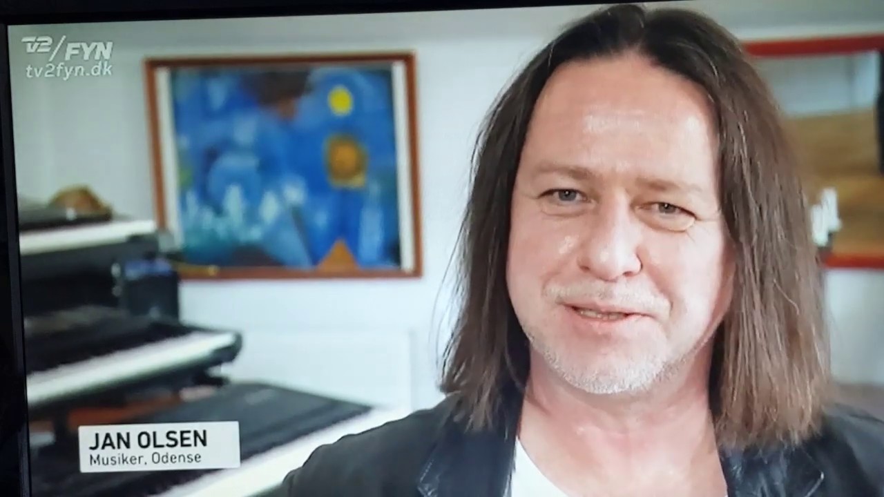 JAN OLSEN Singer/Songwriter - YouTube