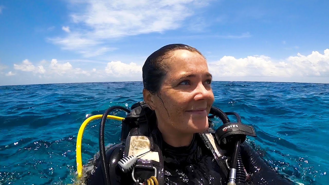 Discover Scuba Diving Course with Coconut Tree Divers in Roatan - YouTube