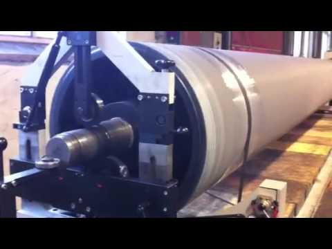 Dynamic balancing of felt guide roll - YouTube