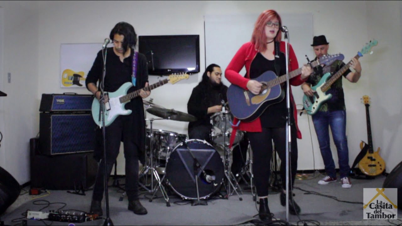 Amelia Wolf Band - "Después de Todo" desde La Casita del Tambor - YouTube