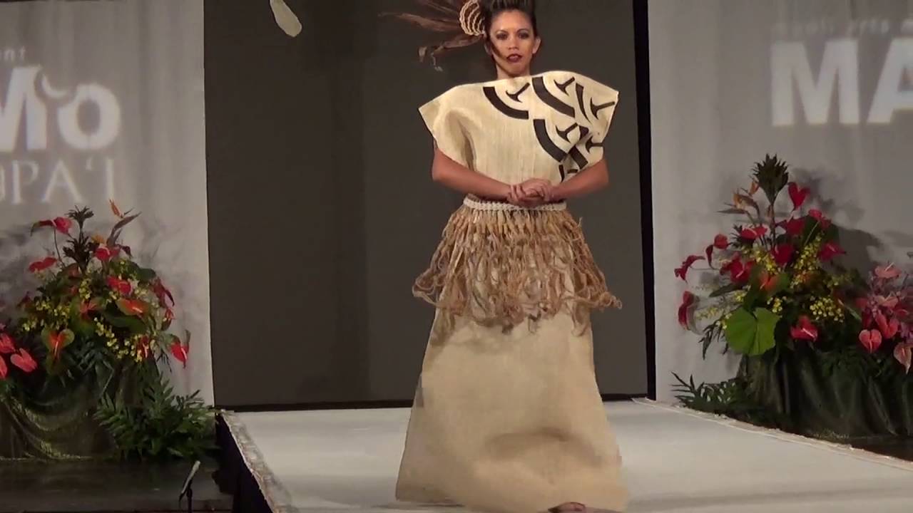 MAMo Wearable Ats Show 2016: Marques Marzan 'Pe'ahi' - YouTube