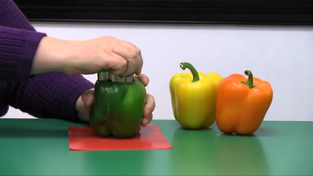 Coring a bell pepper - YouTube