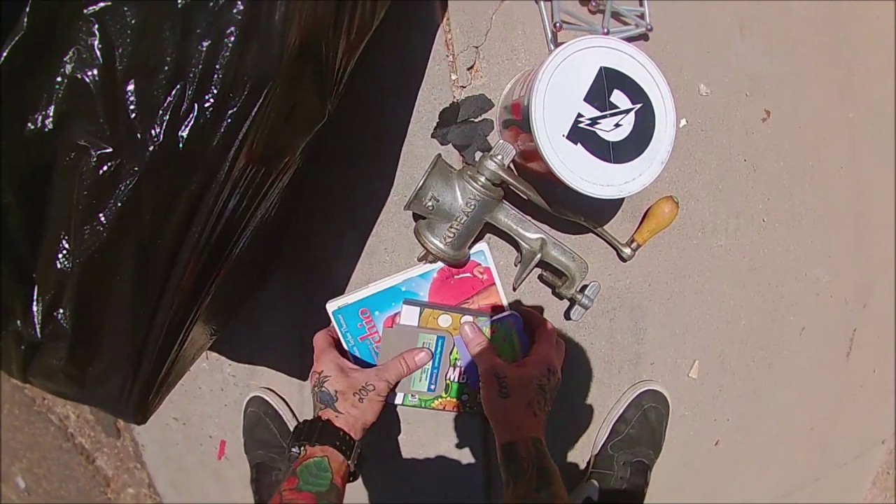 GOOD OLD FASHION GARBAGE DIGGING - YouTube