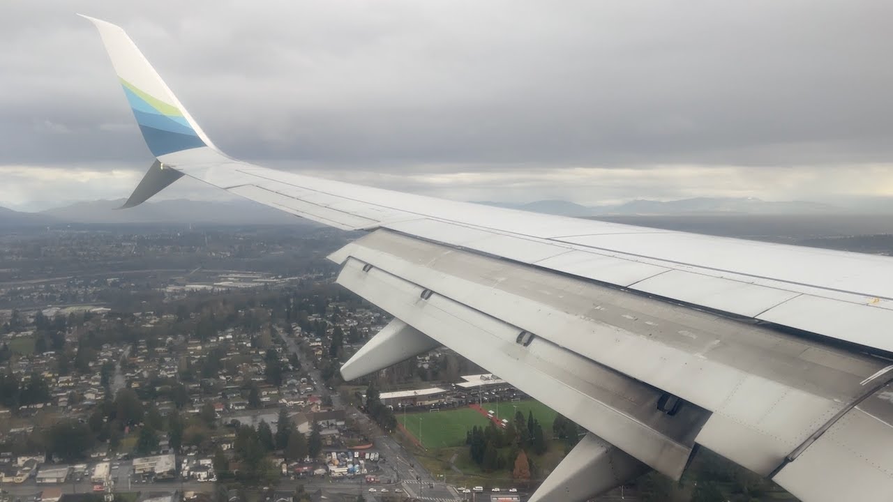 Alaska Airlines Boeing 737-900ER (Winglets) Landing at Seattle-Tacoma ...