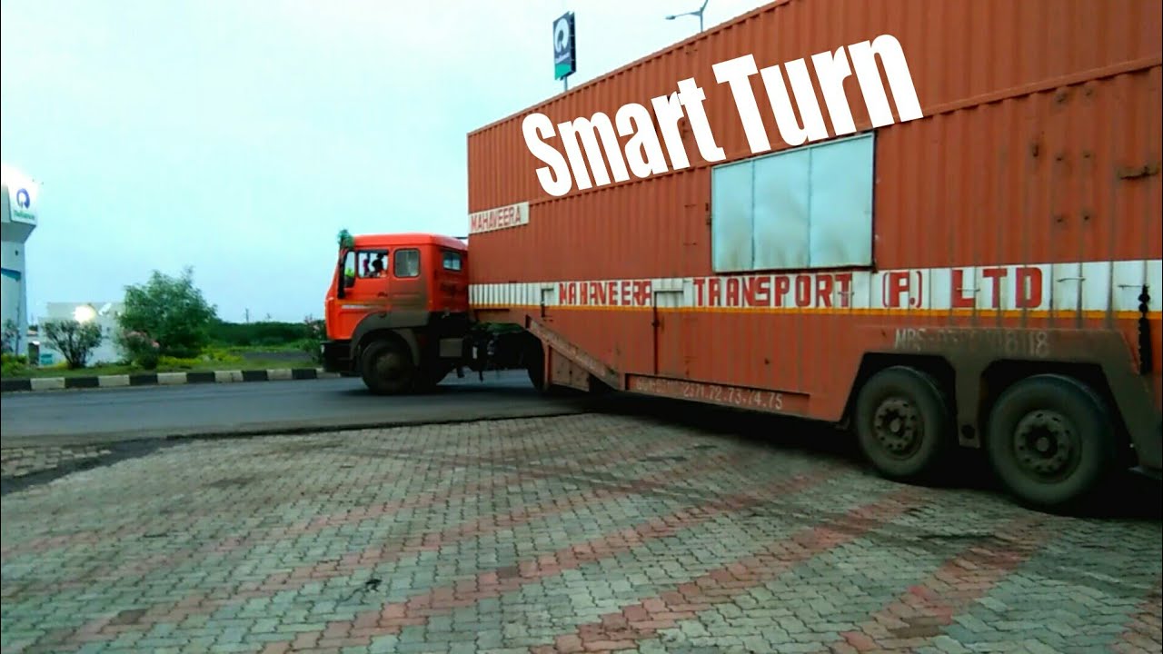Amazing Truck Driving | Long Vehicle Turning on mid road | 14 wheeler ...