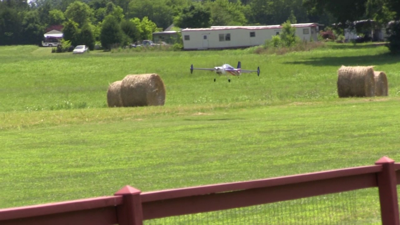 Extreme Flight 78" Extra 300 – Update - YouTube