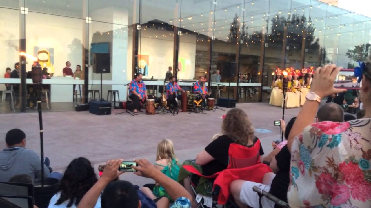 Saddleback Church Luau - YouTube