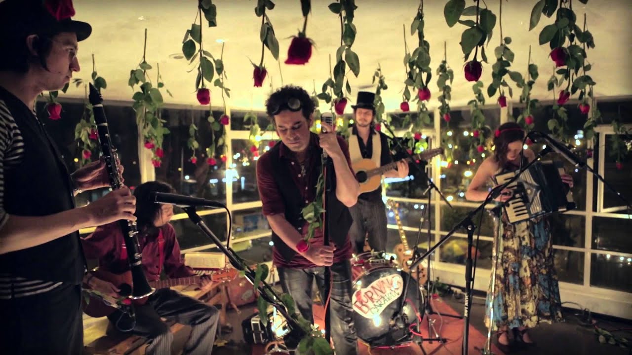 (HD) BURNING CARAVAN / JARDIN SECRETO : AMPLIFICADO (COLOMBIA) - YouTube