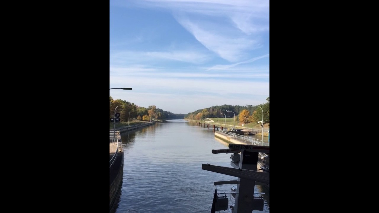 Navigating the locks of the Danube | River Cruising - YouTube