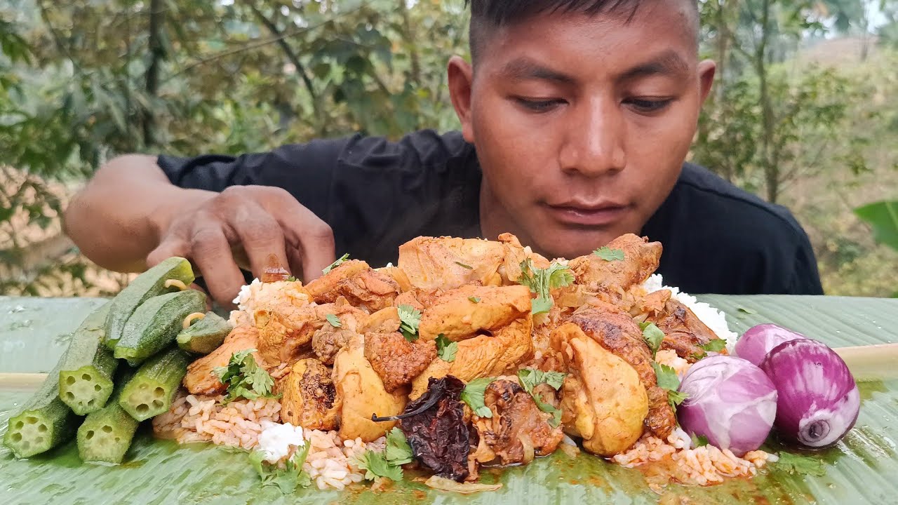 Eating juicy and tender chicken | with naga dry king chilli , some ...
