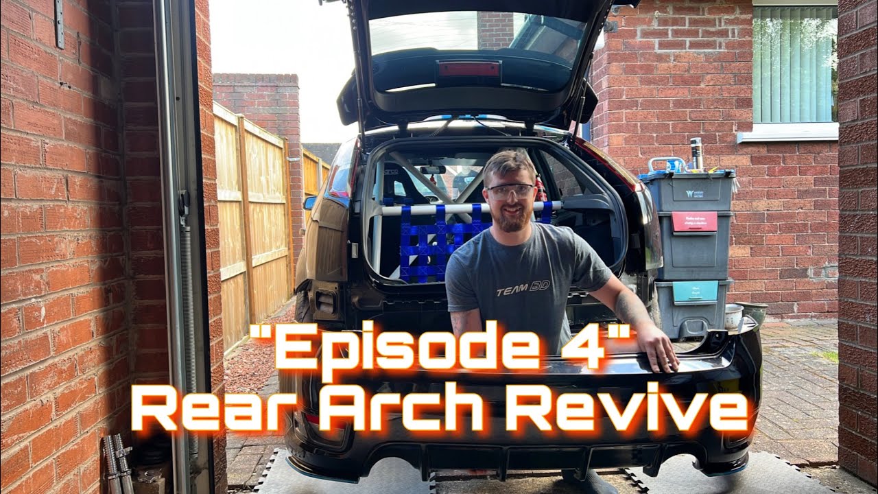 Rear arch rust repair on a Mk2 Focus ST - YouTube