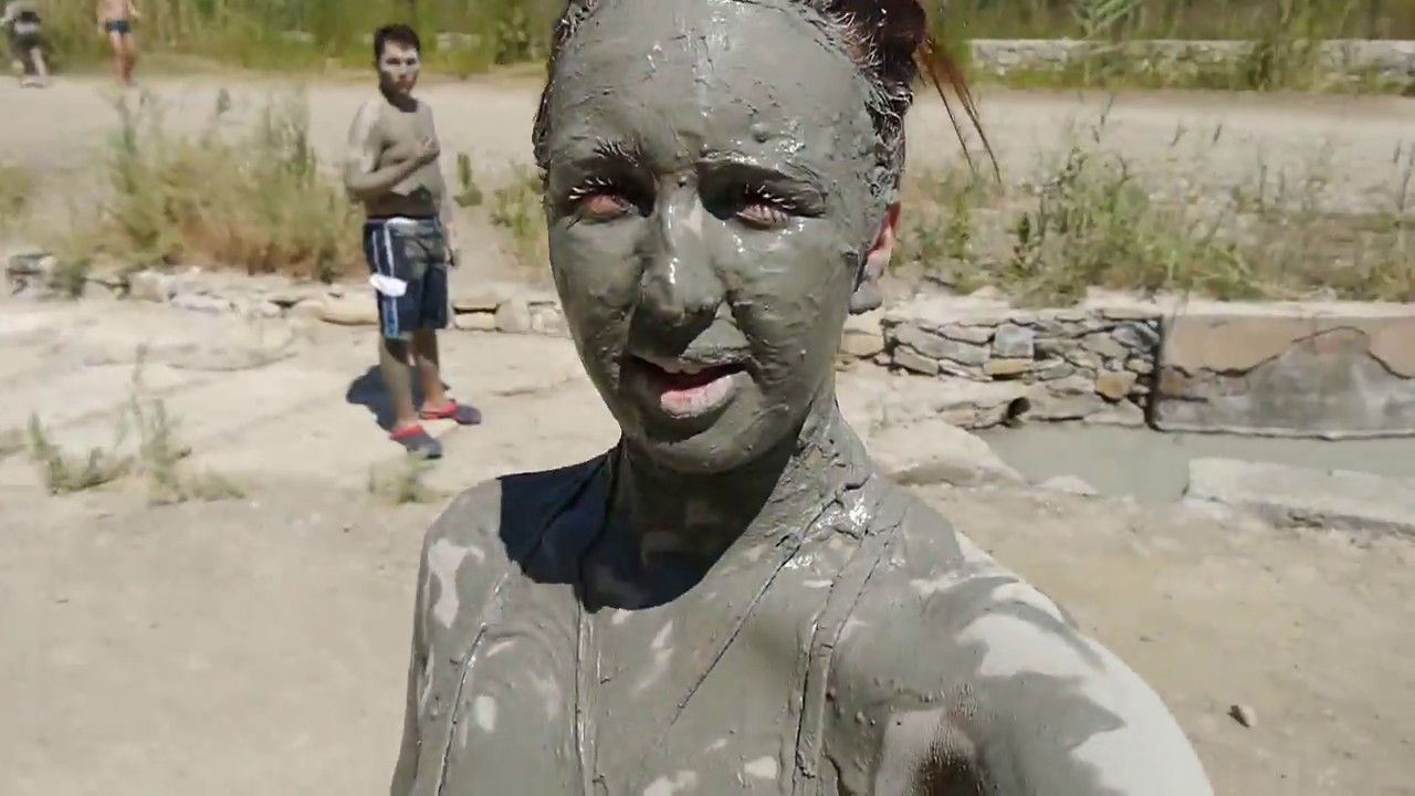 MESSY MUD BATHS // MESSY MAKE-UP - YouTube