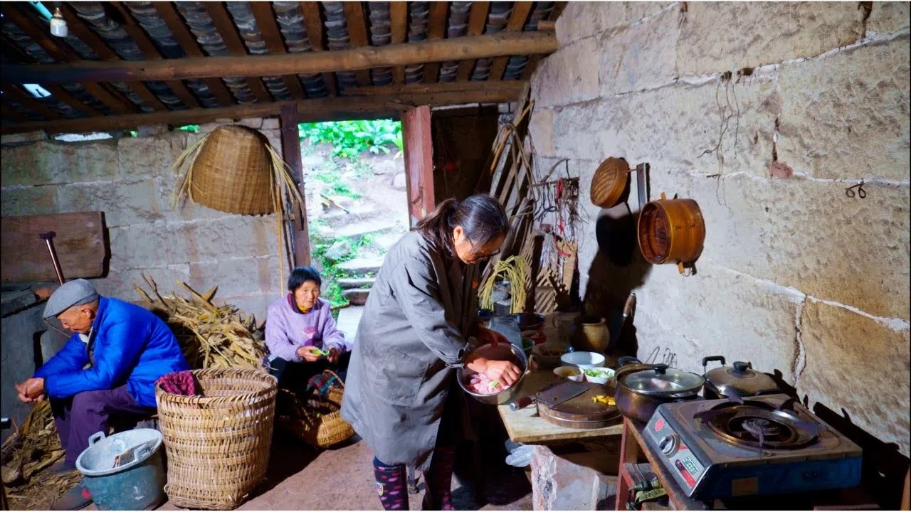 Most Ancient Chinese Fish Recipes in the FORGOTTEN village | Stone ...