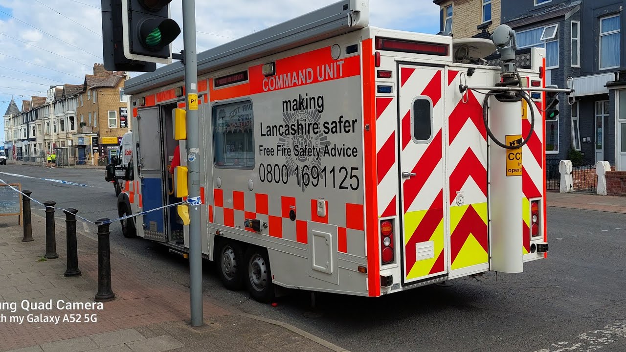 Lancashire fire a rescue service Fulwood L52P1 pump and command unit ...
