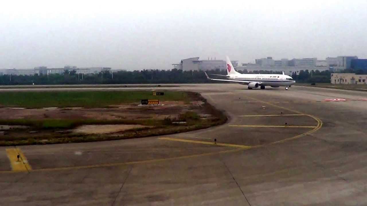 Flight CZ3091 Guangzhou, China to Manila, Philippines lining up at ...