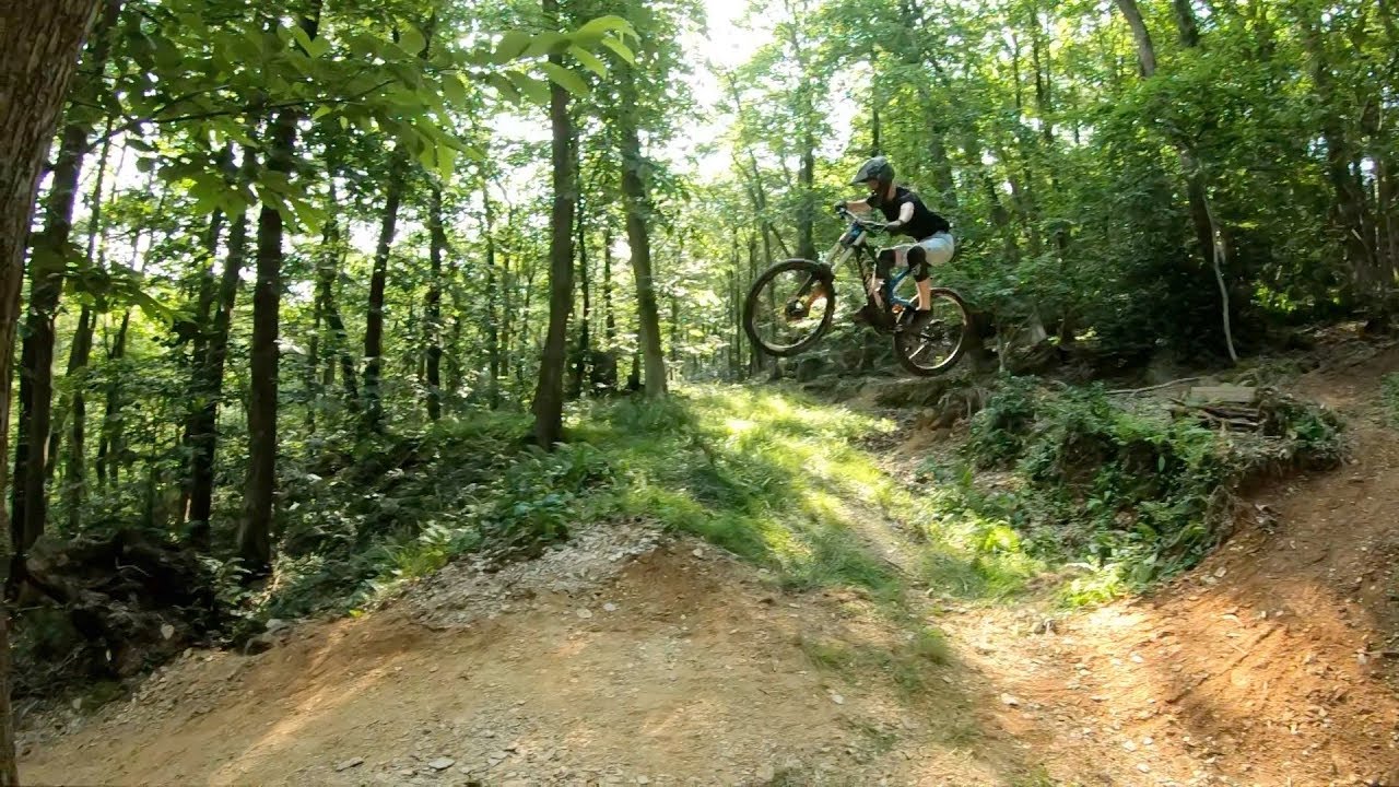 INSANE NEW MTB TRAIL *BIG RED* - YouTube
