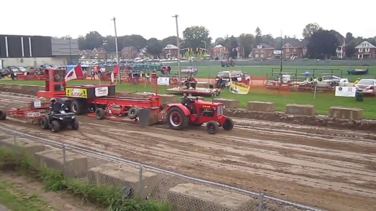 CO-OP Tractor Pulling @ Owen Sound Fall Fair - YouTube