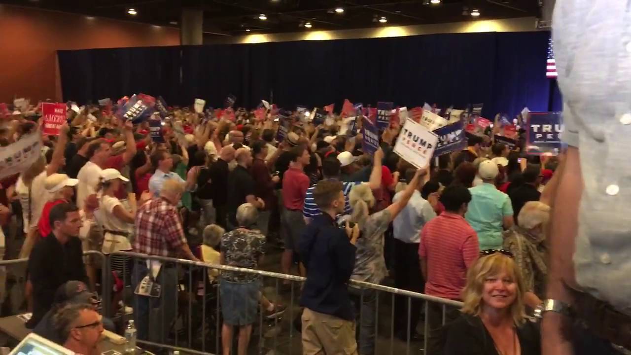 RSBN Showing the AMAZING HUGE Crowd at Donald Trump Rally in Phoenix ...