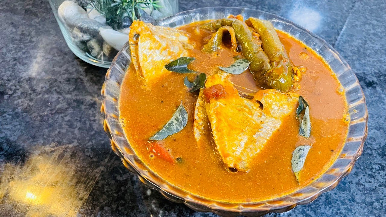 How to Make Fish Kara Meen Kuzhambu - Meen Kulambu in tamil - Fish ...