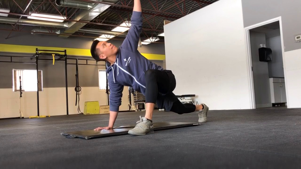 Lunge with T-spine Rotation - YouTube