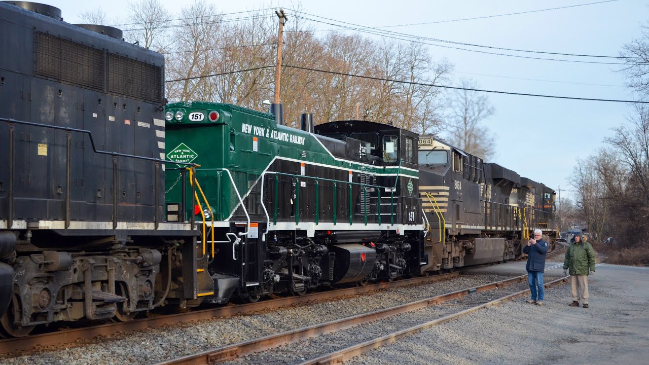Middle of January railfanning ( Feat NYAR MP15AC 151) - YouTube