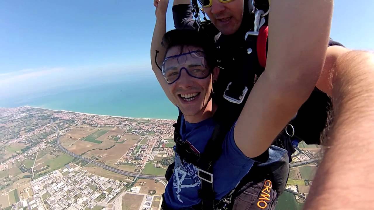 Volo in tandem, paracadutismo seconda esperienza _ Giugno 2014 - YouTube