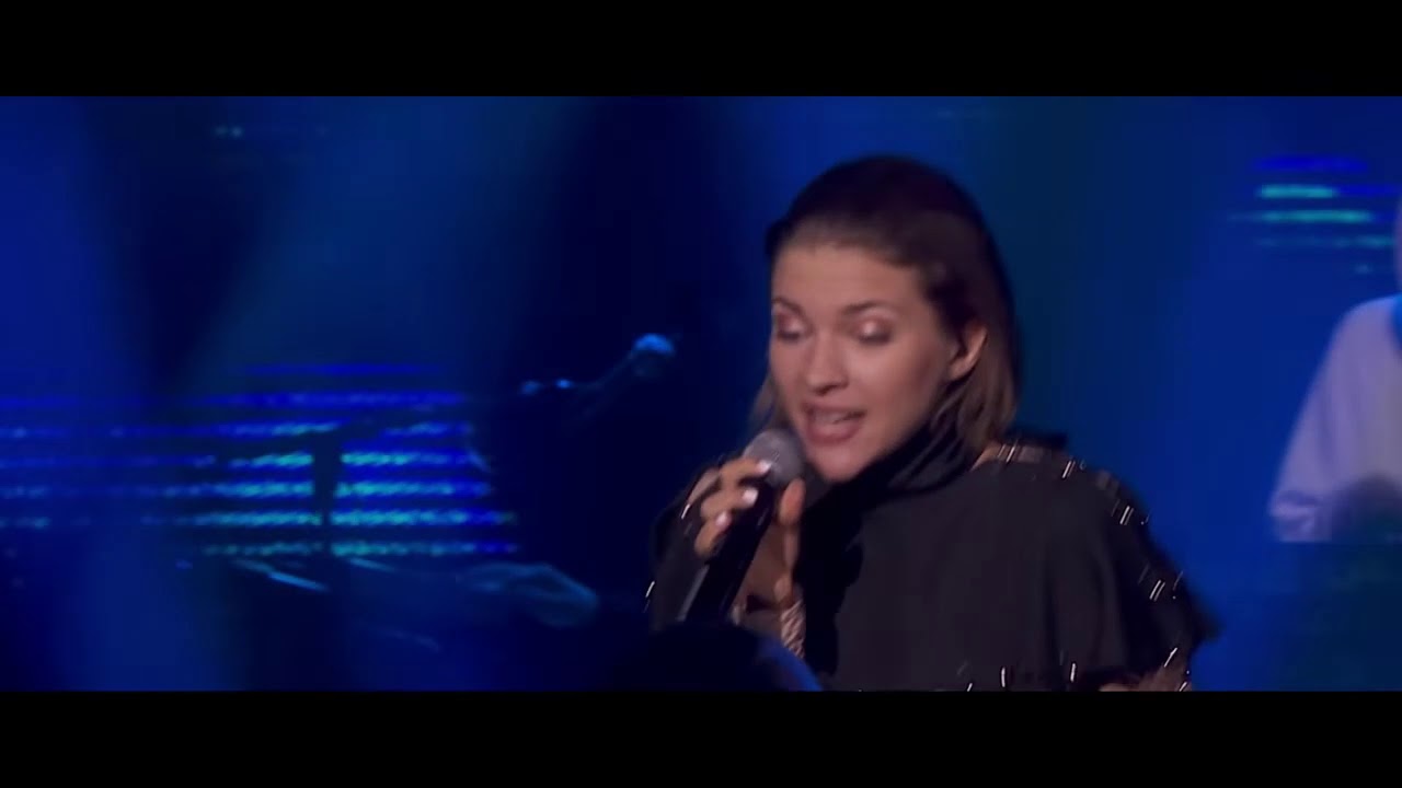 Alan Walker Alone Live Performance - YouTube