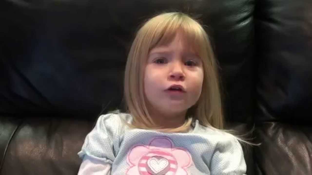 Toddler singing twinkle twinkle little star - YouTube